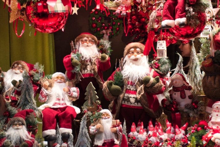 Santa Claus Around The World: Traditions of Christmas Around The World ...